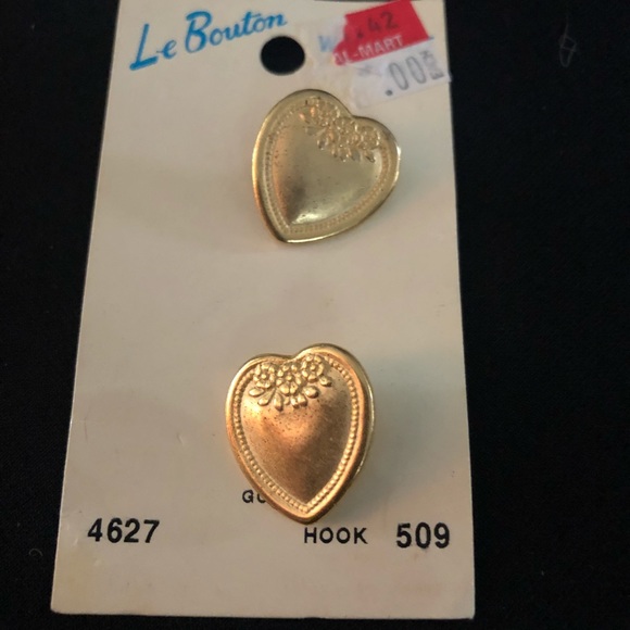 Vintage | Office | Vintage Le Bouton Gold Heart Buttons On Card | Poshmark